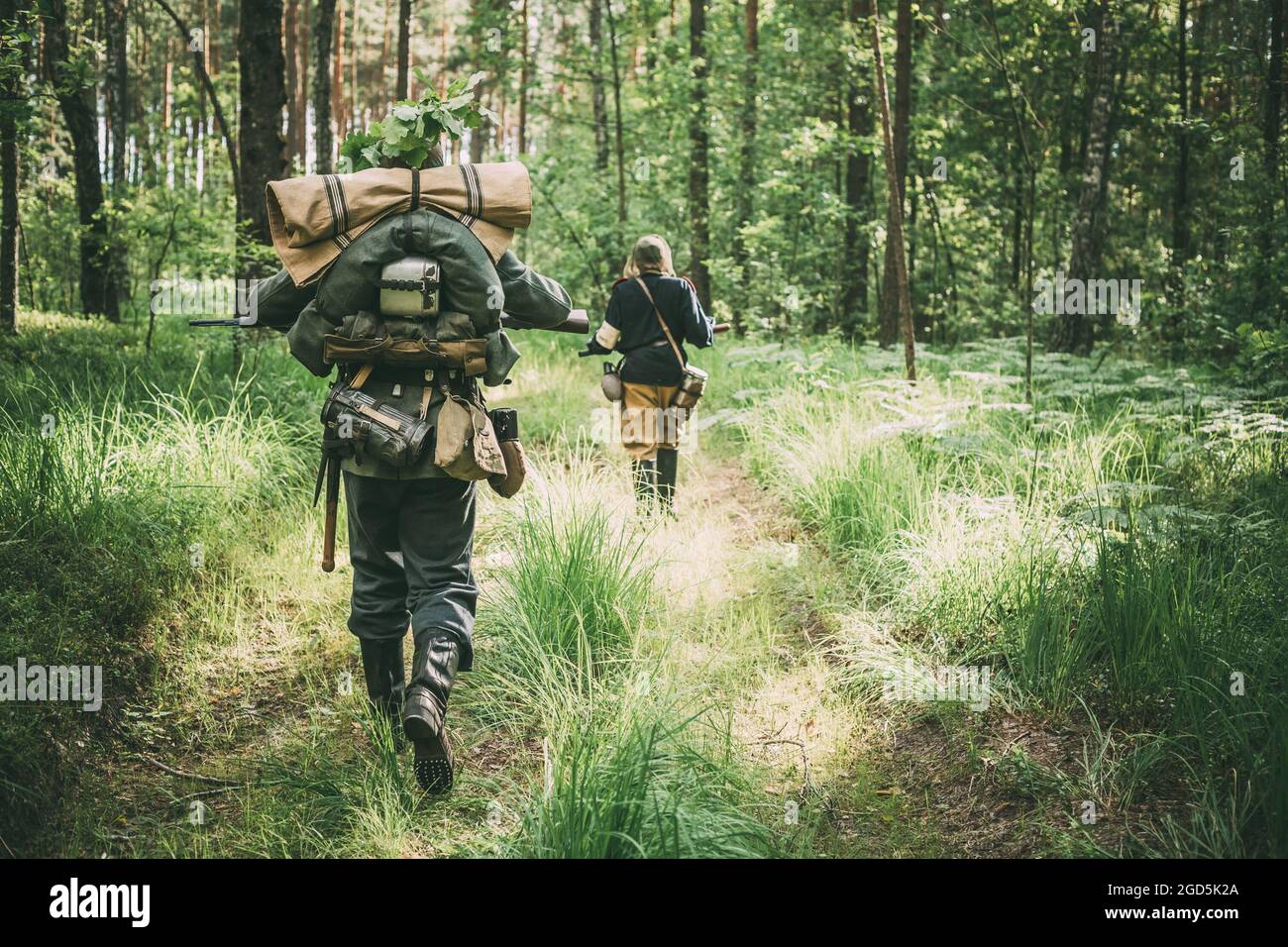 Ww2 soldier running hi-res stock photography and images - Alamy