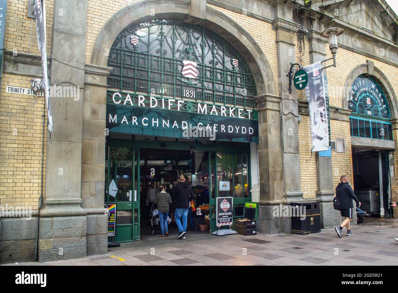 Central market cardiff wales hi-res stock photography and images - Alamy