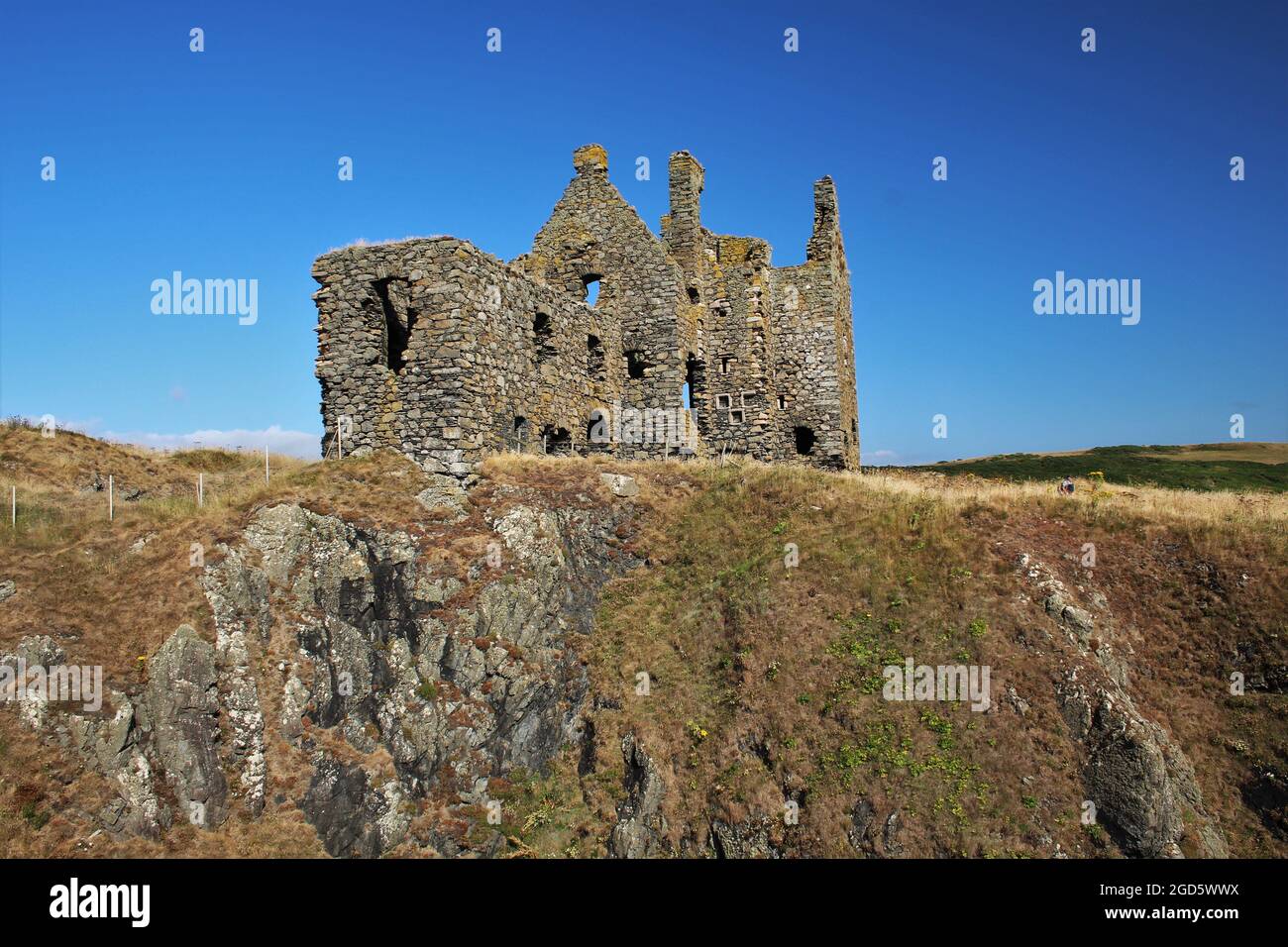 Dunskey castle hi-res stock photography and images - Alamy
