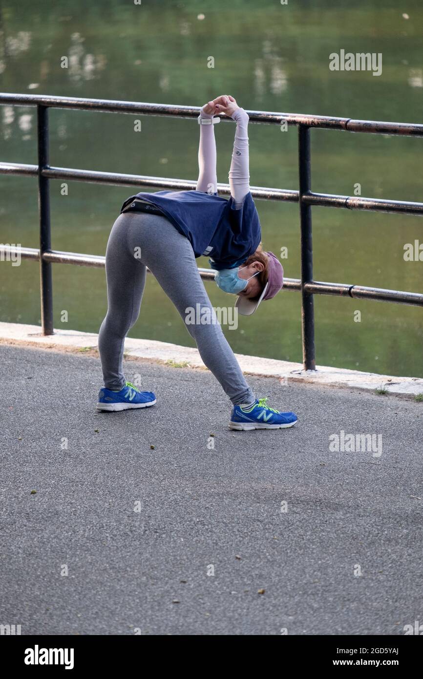 Contortion hi-res stock photography and images - Alamy