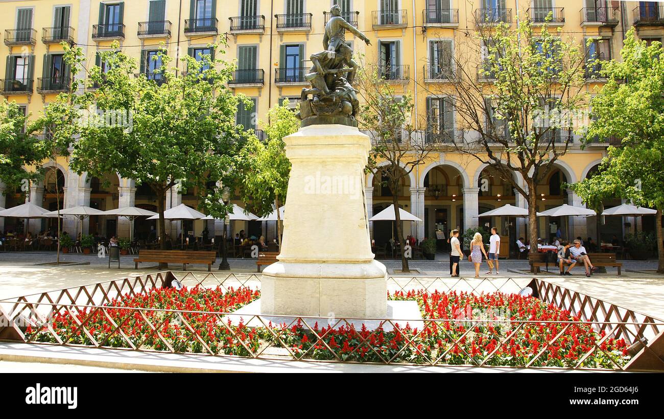 The independence square girona hi-res stock photography and images - Alamy