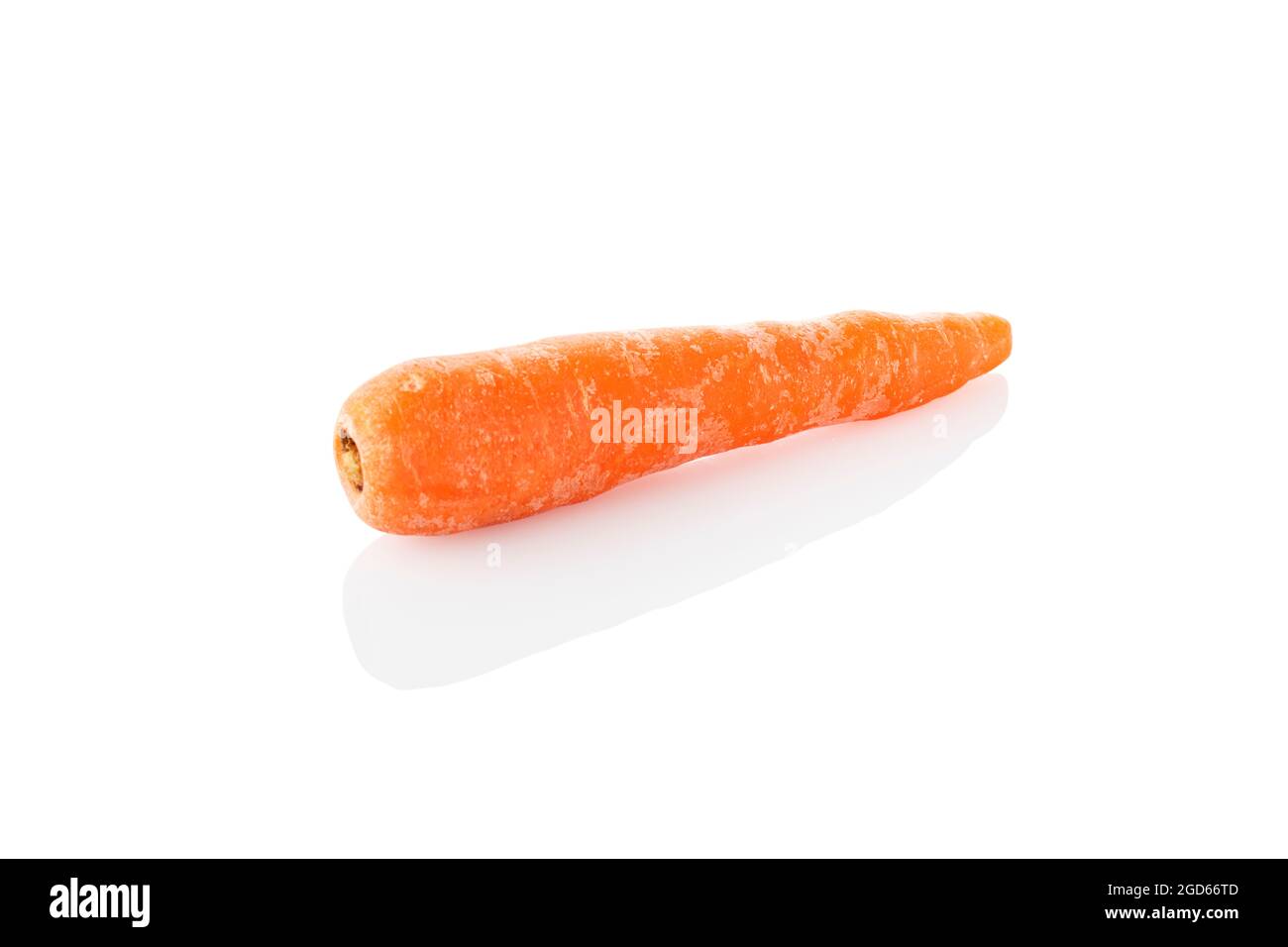 Carrot. Single carrot on a white background Stock Photo - Alamy