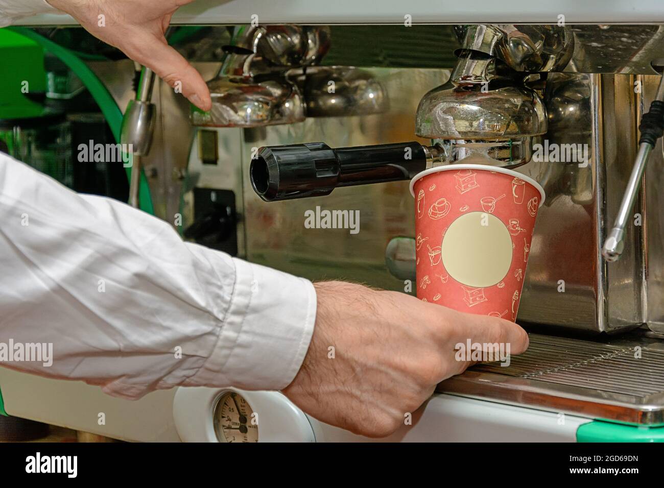 Paper coffee filters hi-res stock photography and images - Alamy