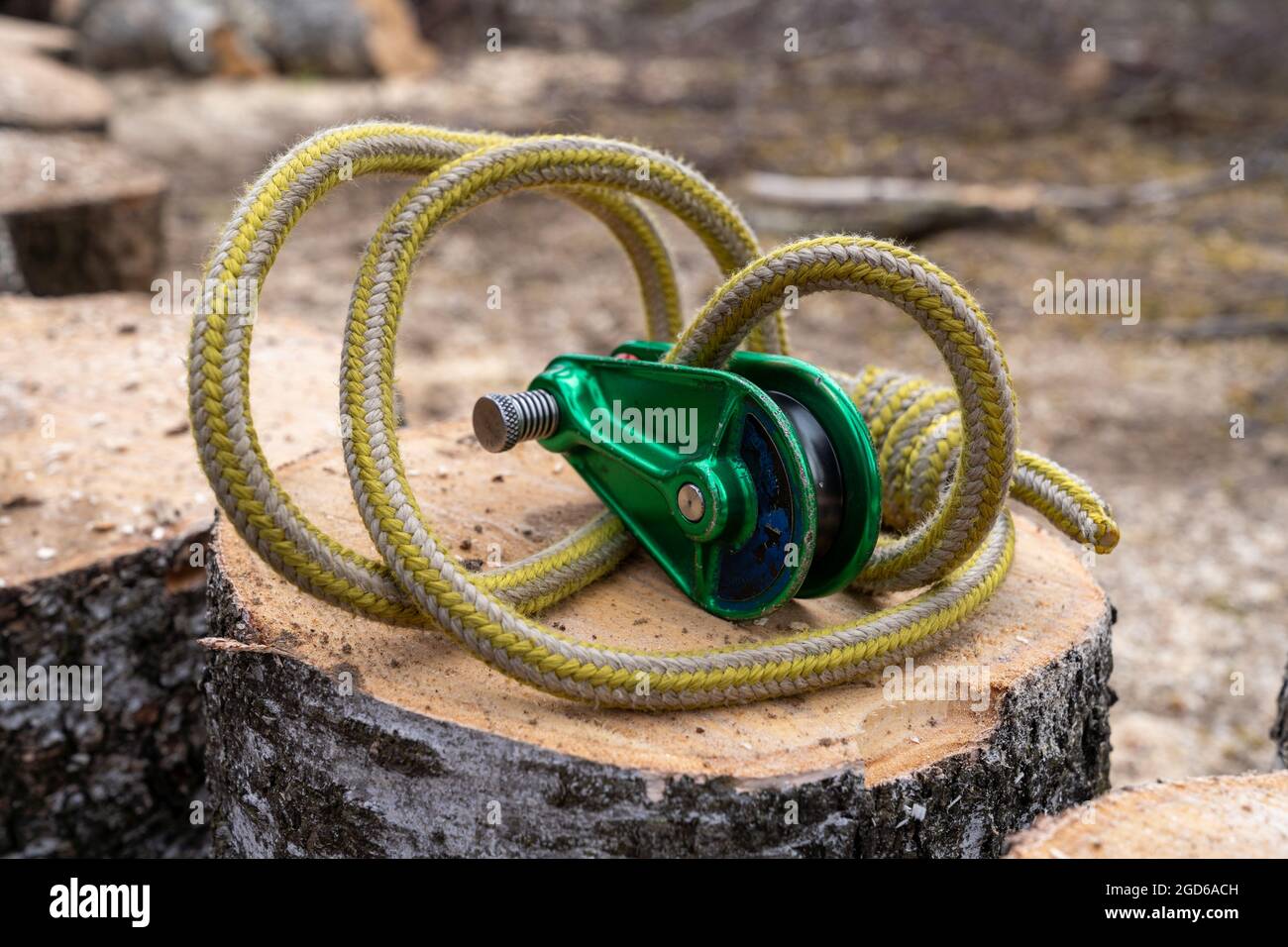 Arborist rigging block with rope loop..The arborist`s lowering pulley ...