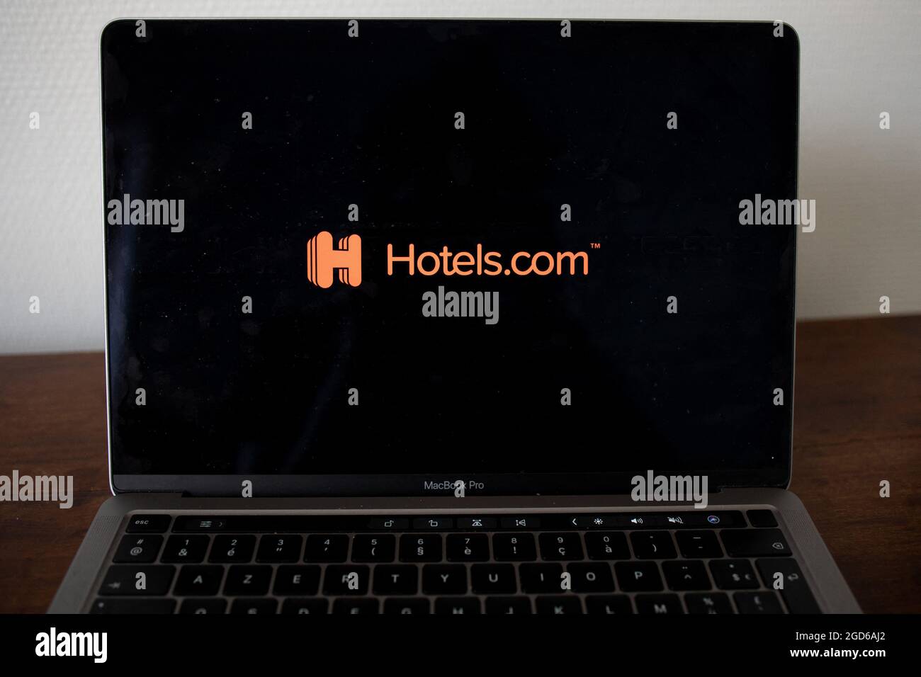 Illustration of the logo of the online reservation platform Hotels.com ...