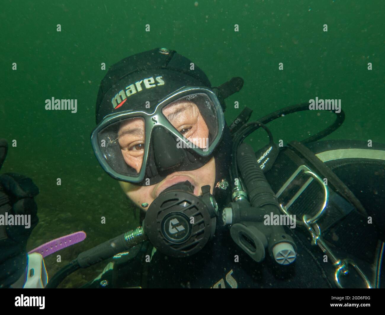 Lady scuba diving hi-res stock photography and images - Alamy