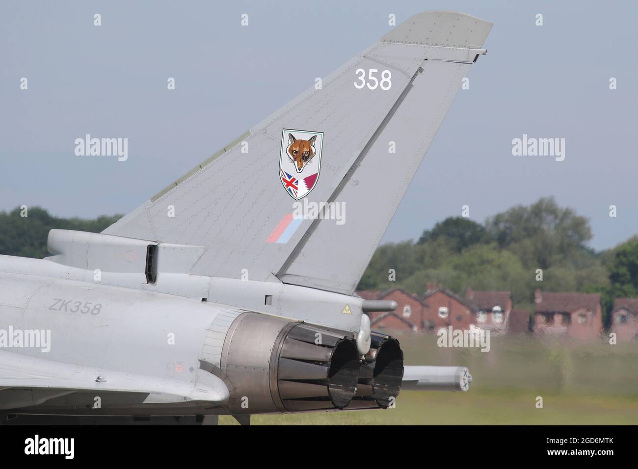 Airfield tail hi-res stock photography and images - Alamy