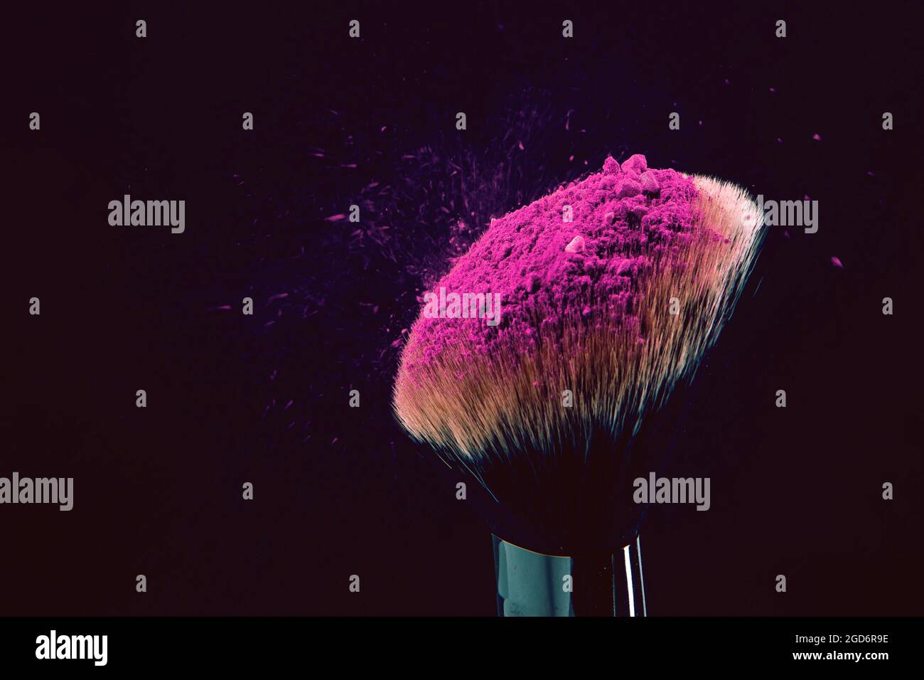 Broken green eye shadow hi-res stock photography and images - Alamy