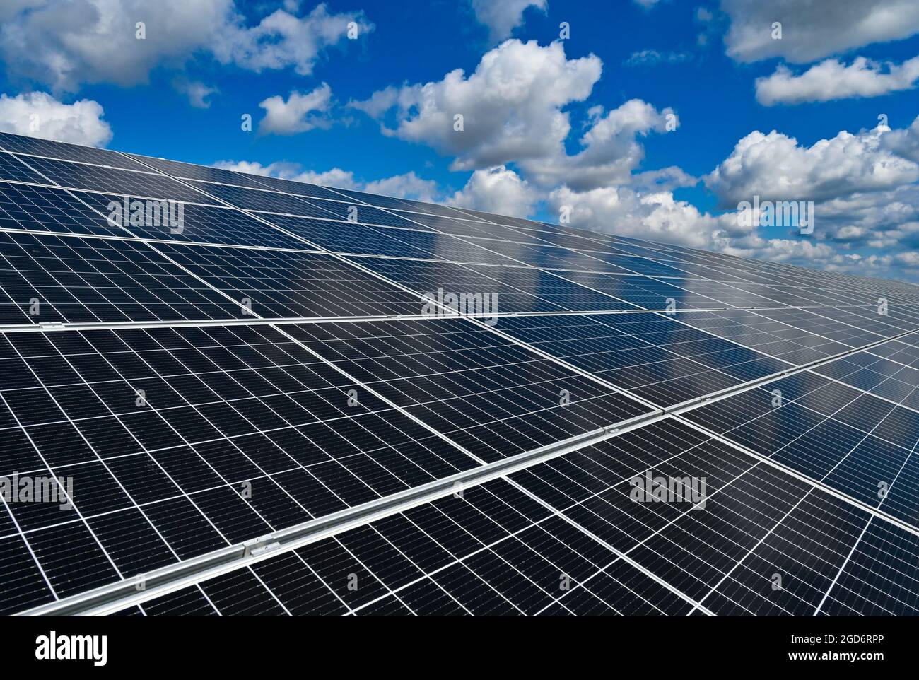 Werneuchen, Germany. 11th Aug, 2021. The EnBW "Weesow-Willmersdorf ...