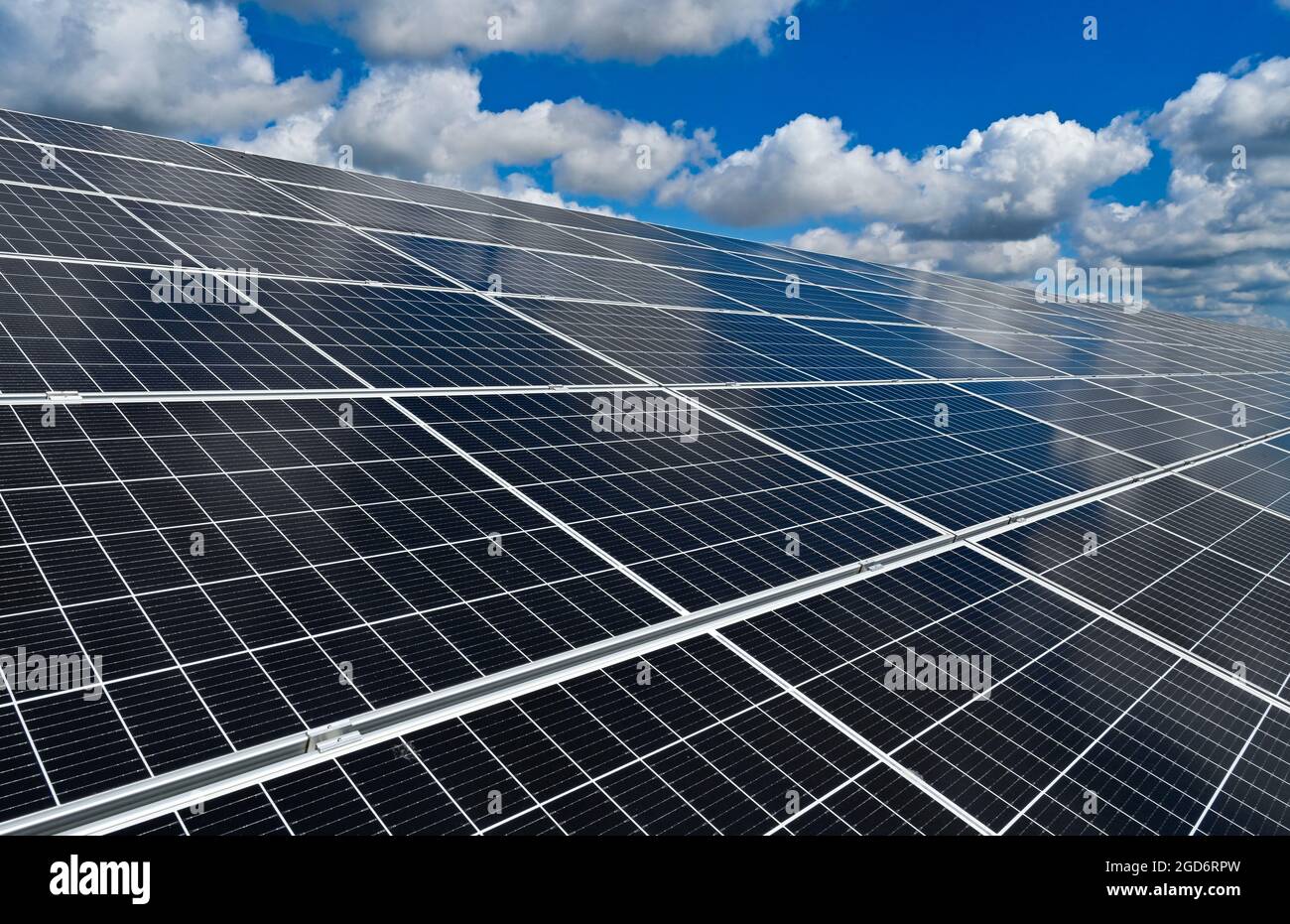 Werneuchen, Germany. 11th Aug, 2021. The EnBW "Weesow-Willmersdorf ...