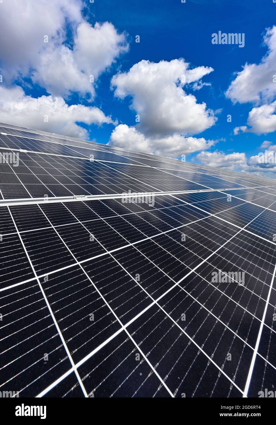 Werneuchen, Germany. 11th Aug, 2021. The EnBW "Weesow-Willmersdorf ...