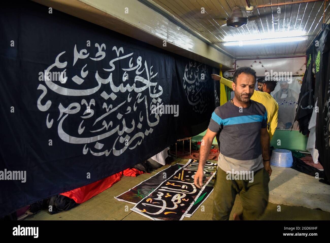 Shia muslim islam kashmir banner preparations hi-res stock photography ...