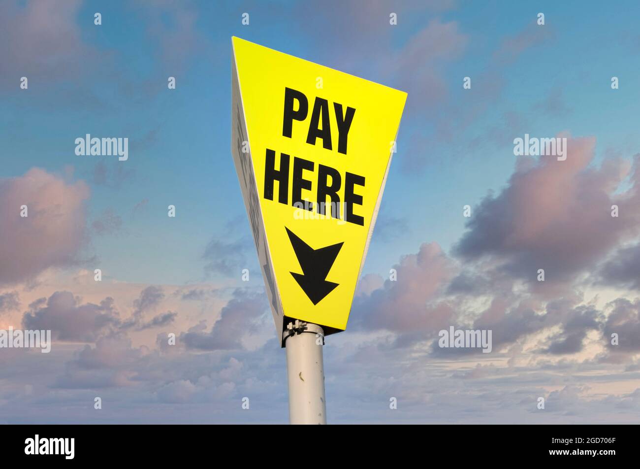 Coin operated sign hi-res stock photography and images - Alamy