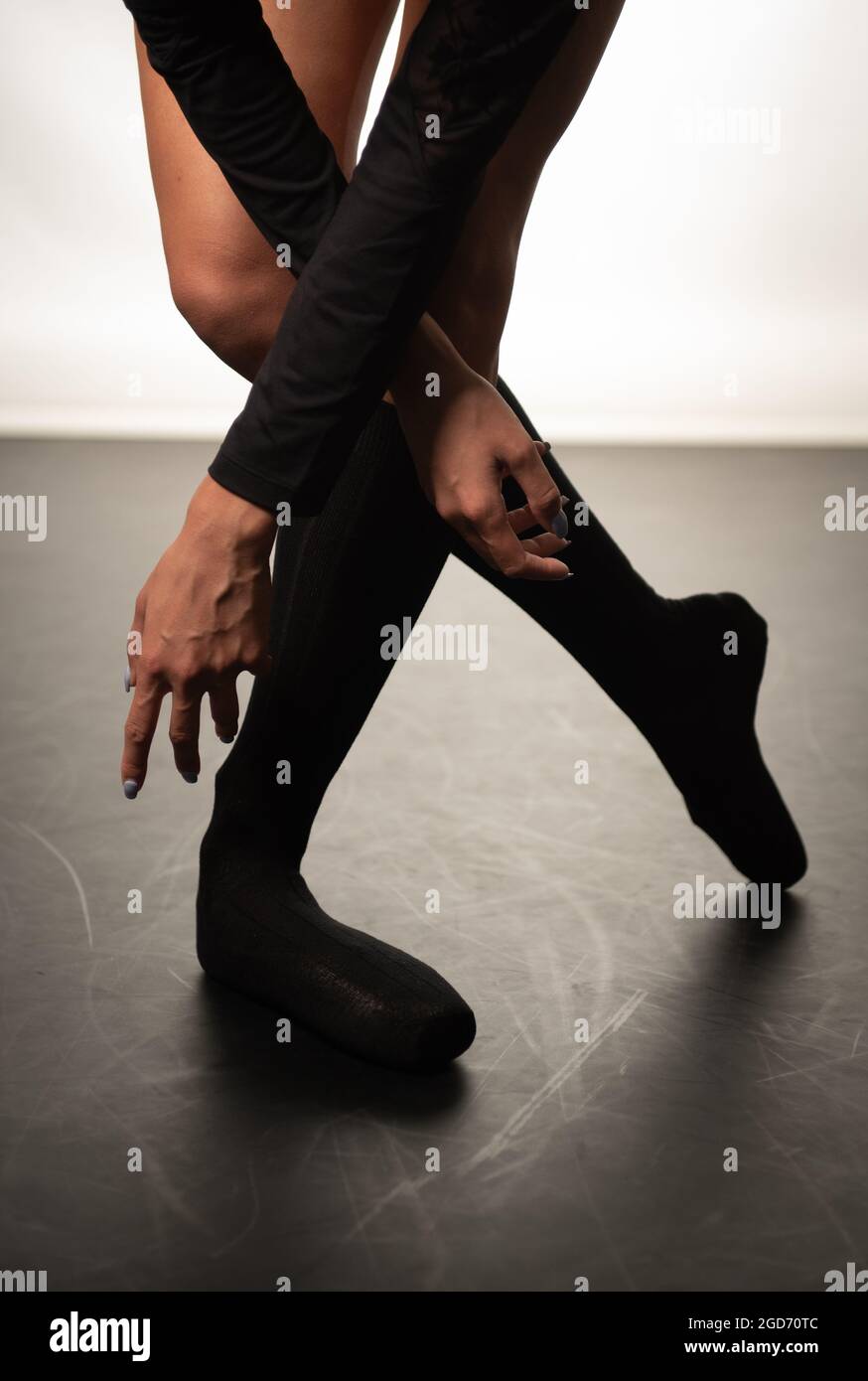 Pointe shoes black dancer hi-res stock photography and images - Alamy