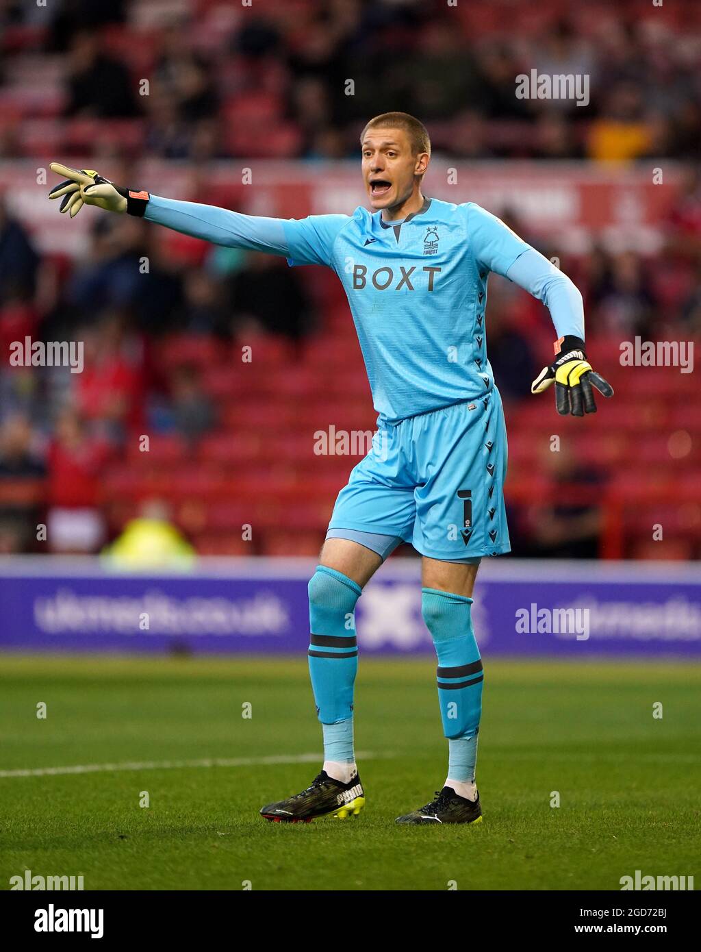 Nottingham forest goalkeeper ethan horvath hi-res stock photography and ...