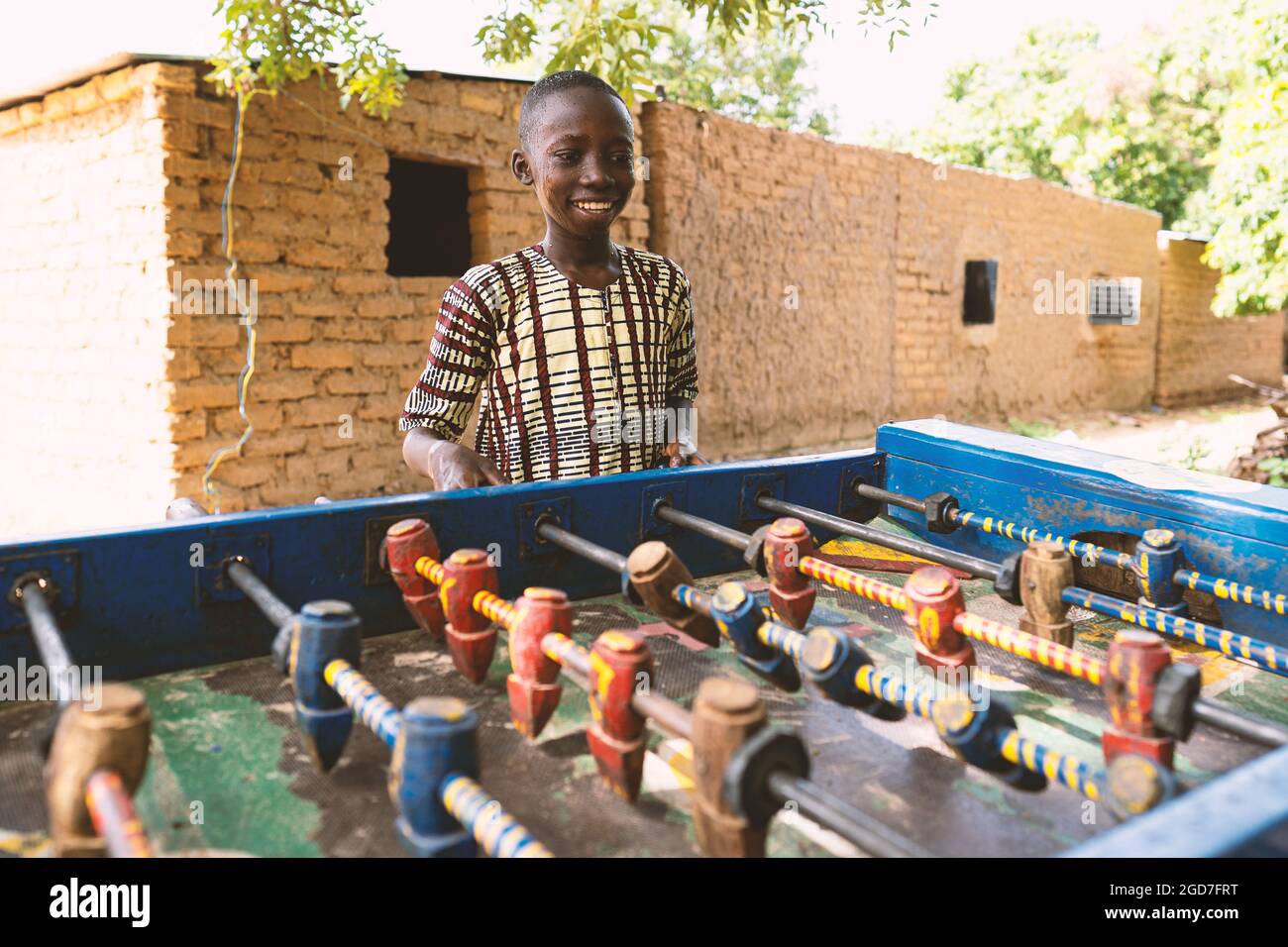 African children playing soccer hi-res stock photography and images - Alamy