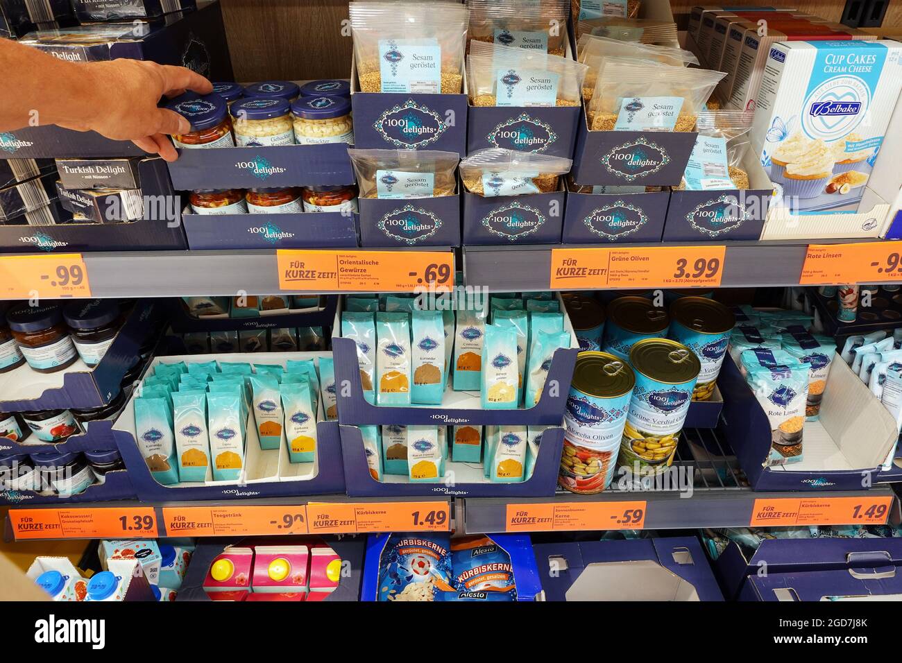 Bulk stack supermarket hi-res stock photography and images - Alamy