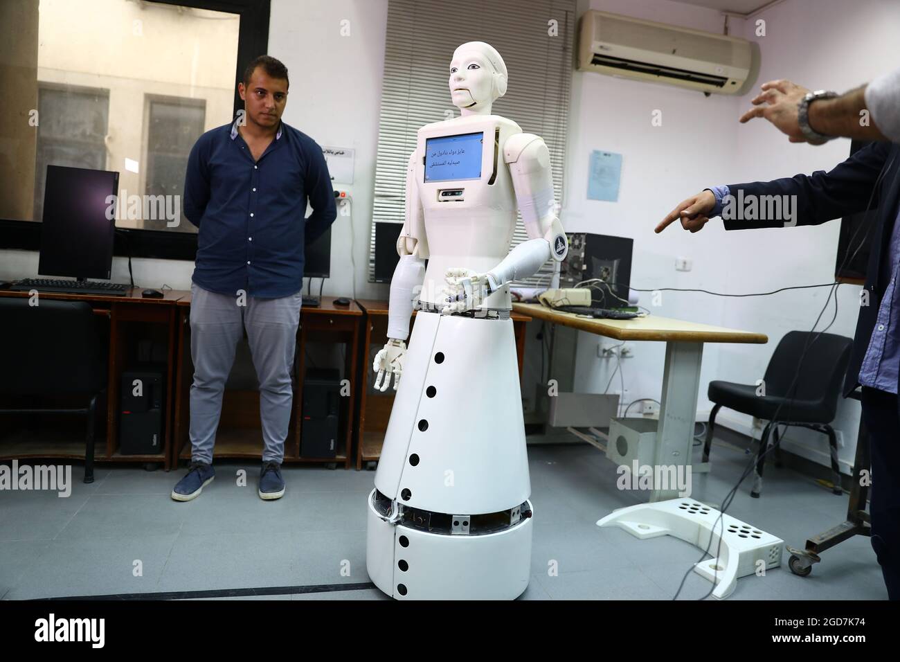 Cairo, Egypt. 11th Aug, 2021. Students and faculty members test their ...