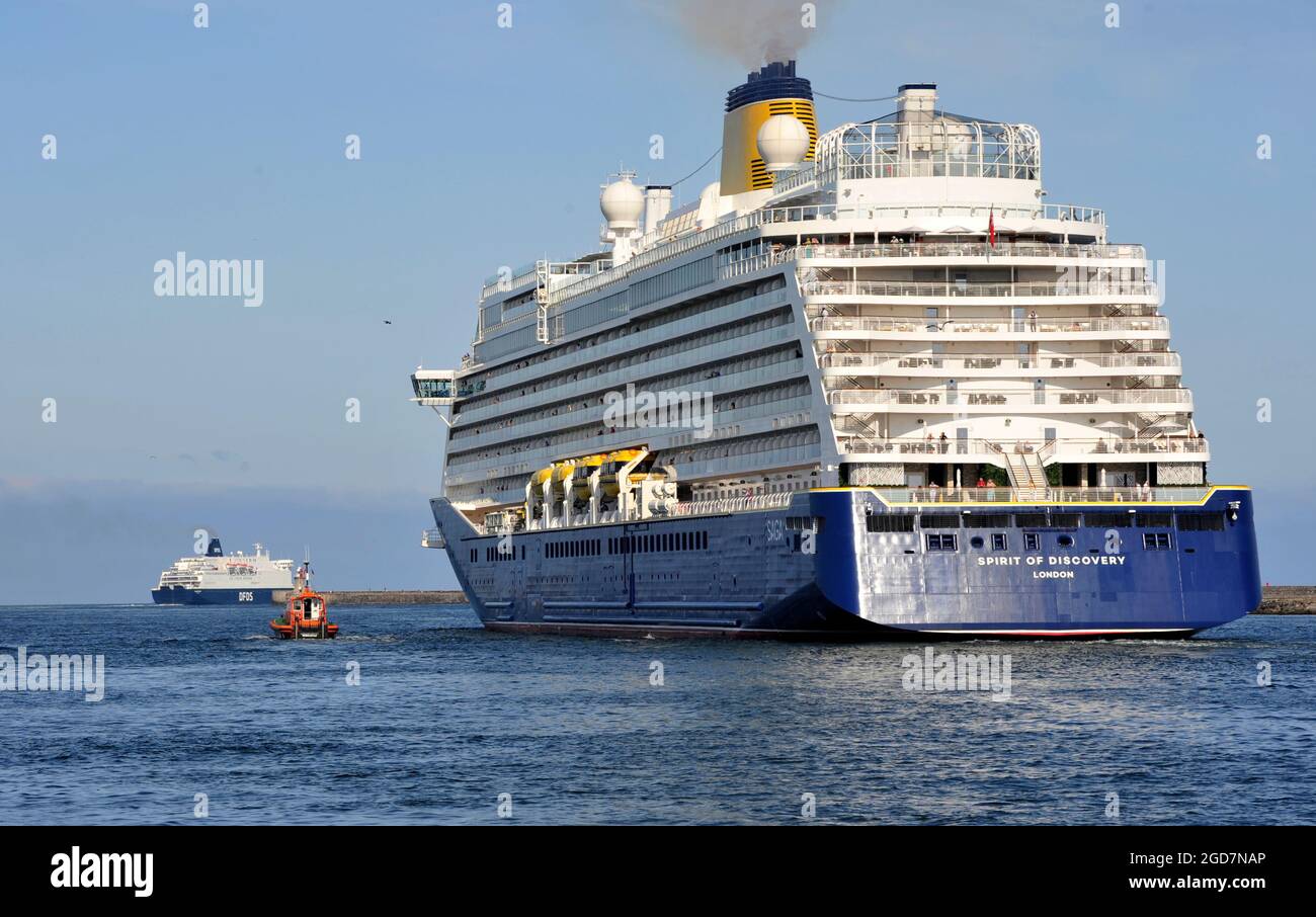 Cruise ship spirit discovery hi-res stock photography and images - Alamy