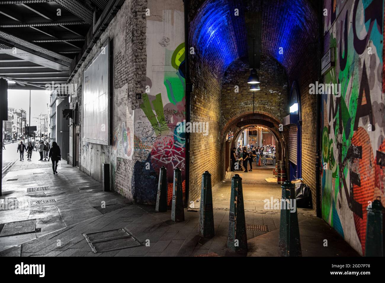 Dark and gritty alleyway., London Stock Photo - Alamy