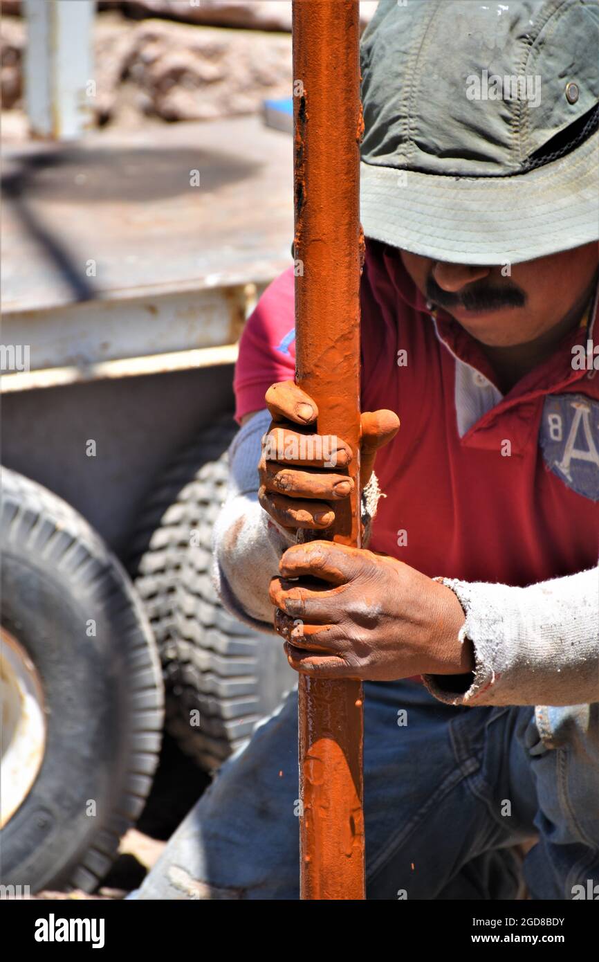 Well pulling rig hi-res stock photography and images - Alamy