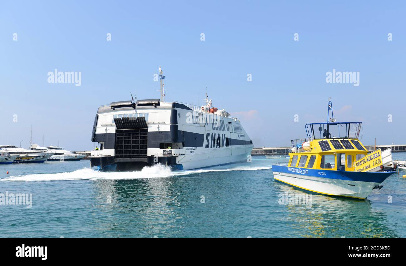 Capri ferry hi-res stock photography and images - Alamy