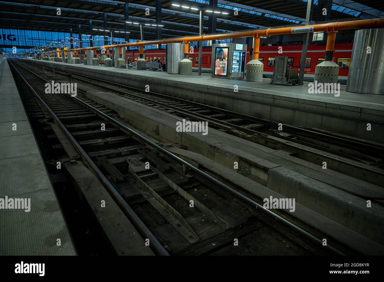 Empty passenger concourse in central station hi-res stock photography ...