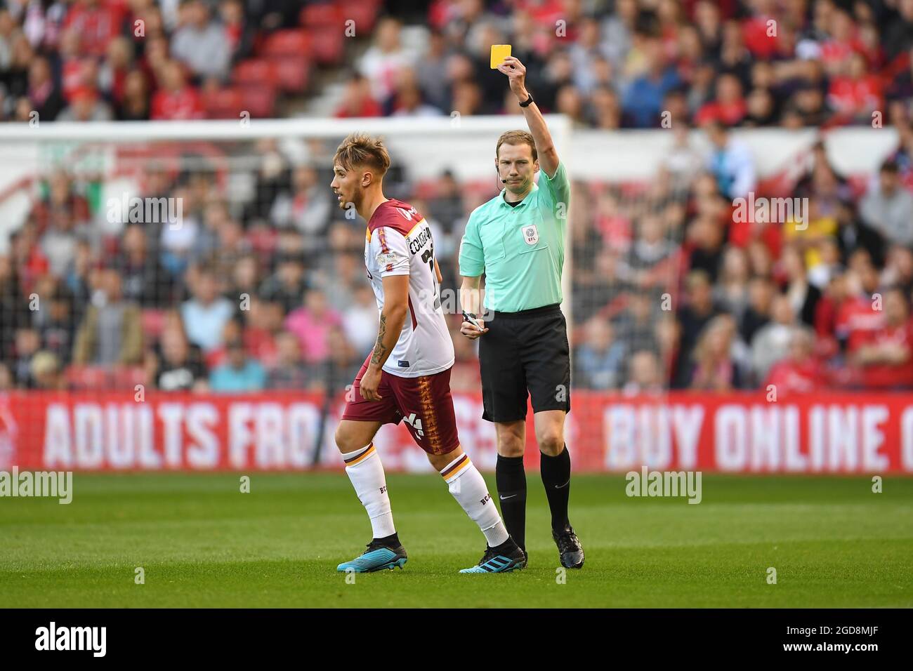Peter wright referee hi-res stock photography and images - Alamy