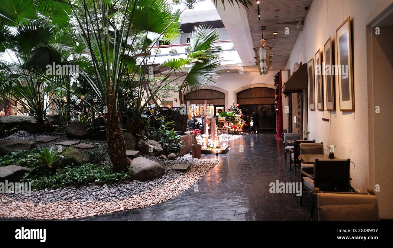 Christmas Time Anantara Siam Bangkok Hotel Lobby Stock Photo - Alamy
