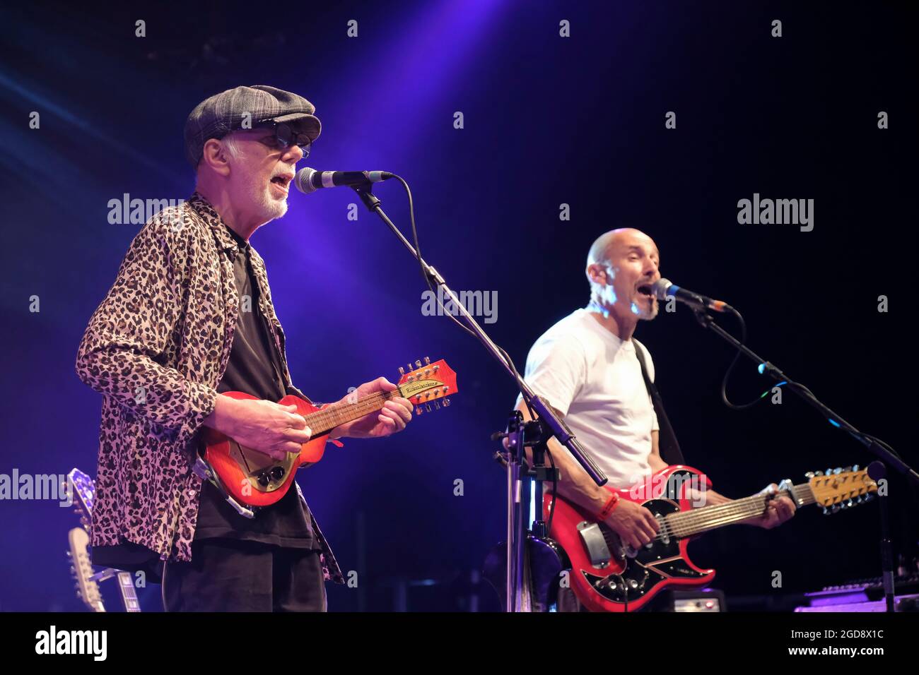 Rod Clements and Dave Hull-Denholm of Lindisfarne performing at Wickham ...