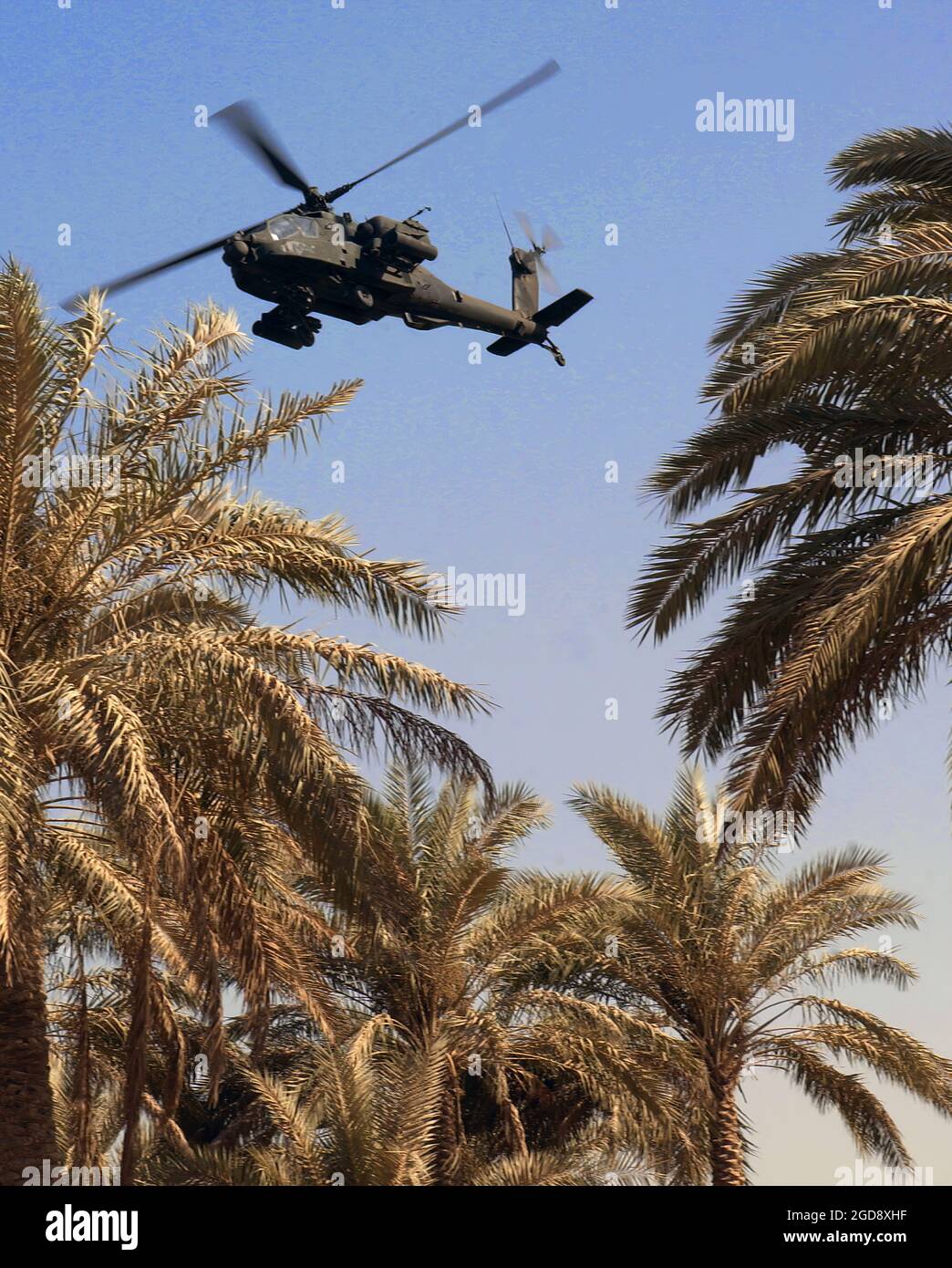 Us army apache helicopter hi-res stock photography and images - Alamy