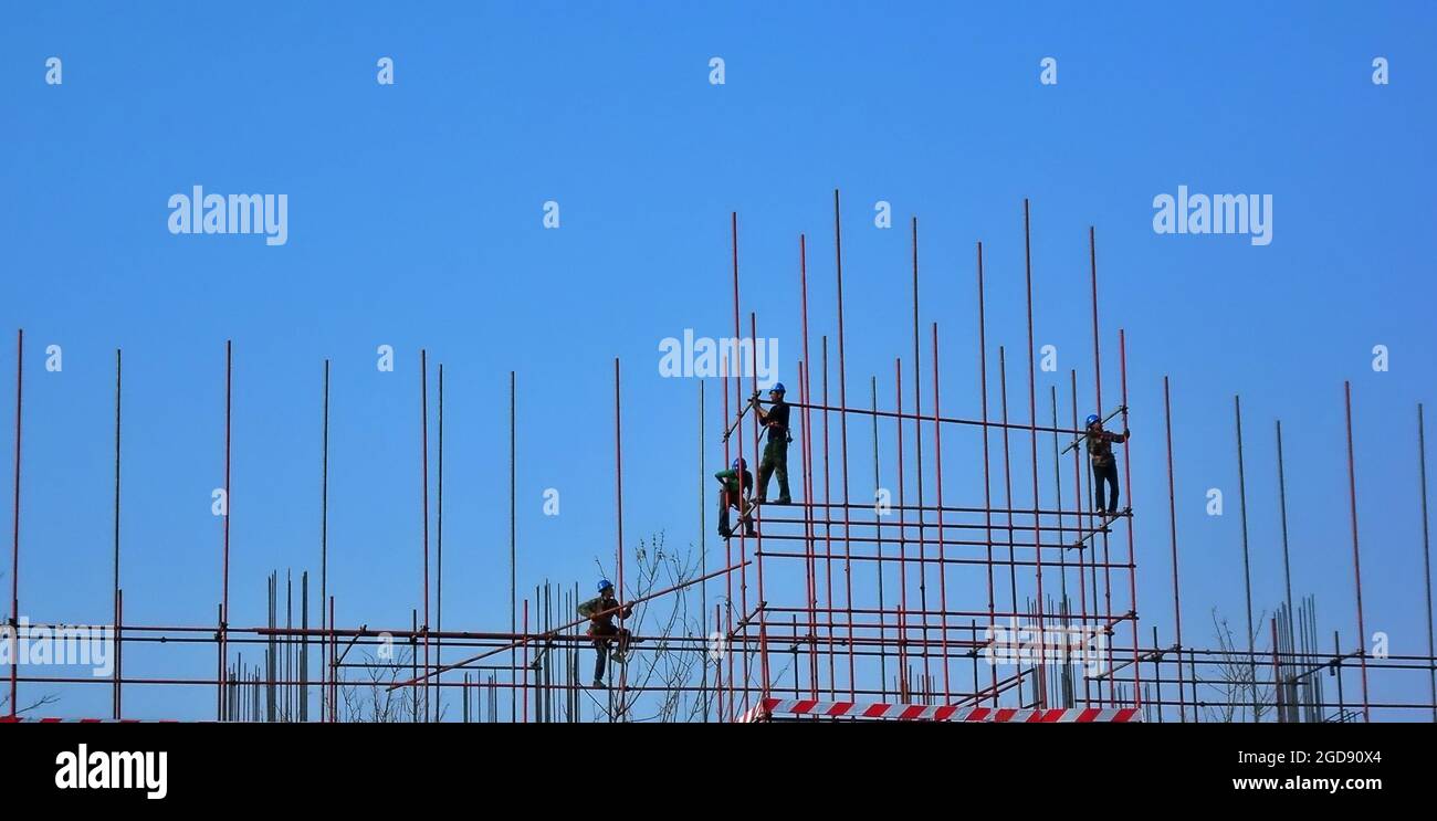 Hight workers hi-res stock photography and images - Alamy