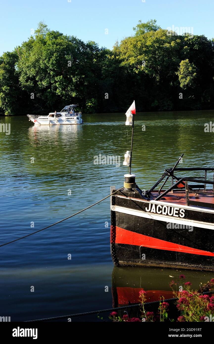 FRANCE, YVELINES (78) CONFLANS-SAINTE-HONORINE, TUG OF THE SHIP MUSEUM ...