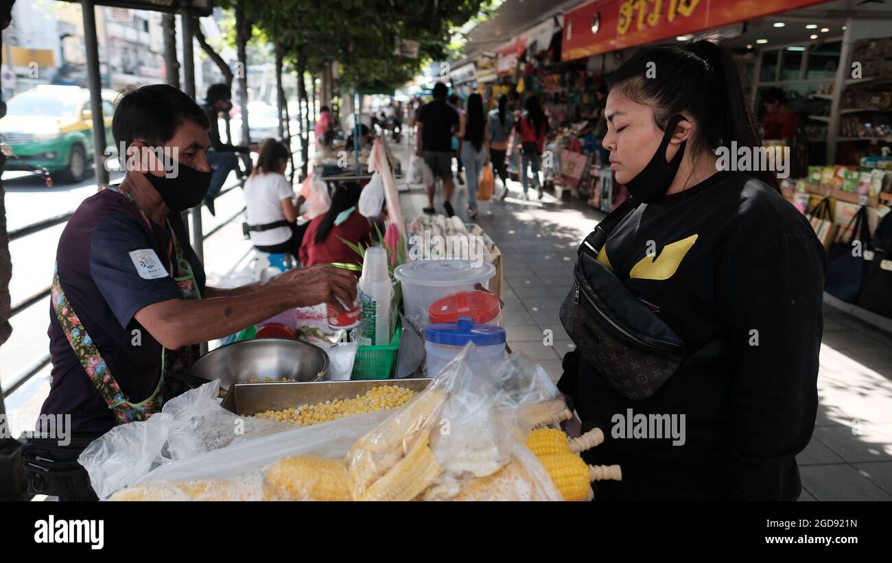 Pratunam wholesale market hi-res stock photography and images - Alamy