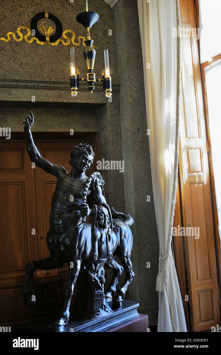 Statue de centaure hi-res stock photography and images - Alamy