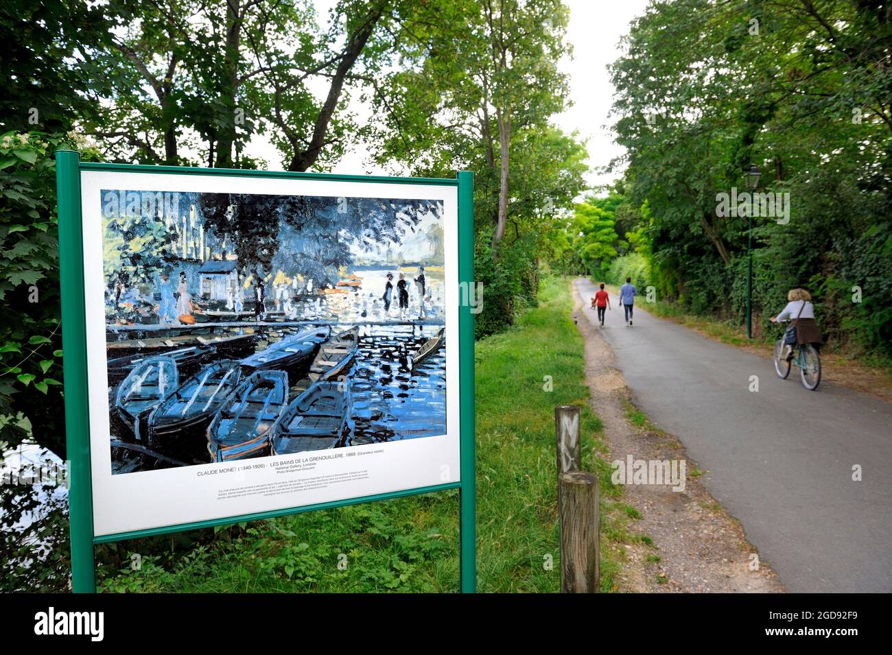 Avenue verte cycle hi-res stock photography and images - Alamy