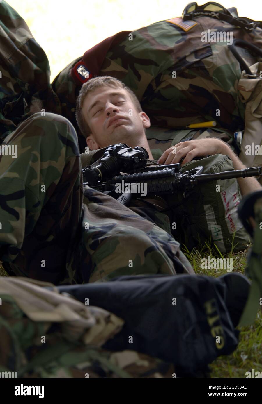 Cradling a KAC 5.56 mm Modular Weapon System (MWS) SOPMOD (Special ...