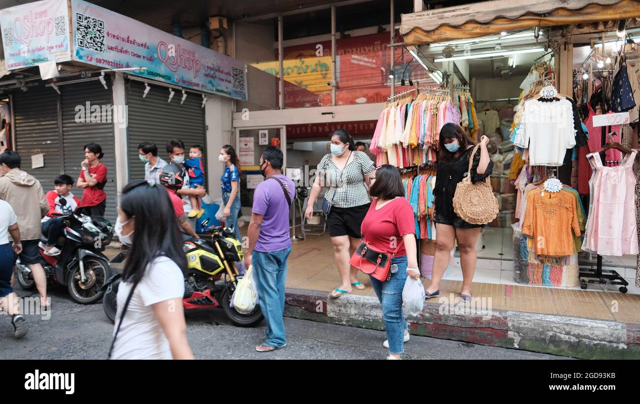 Pratunam wholesale market hi-res stock photography and images - Alamy