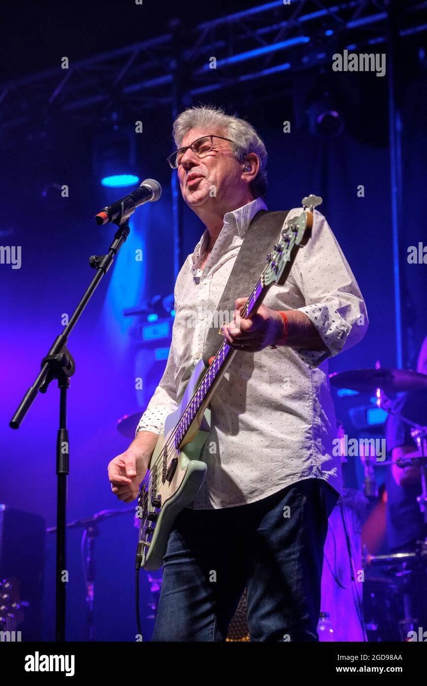 Graham gouldman musician hi-res stock photography and images - Alamy