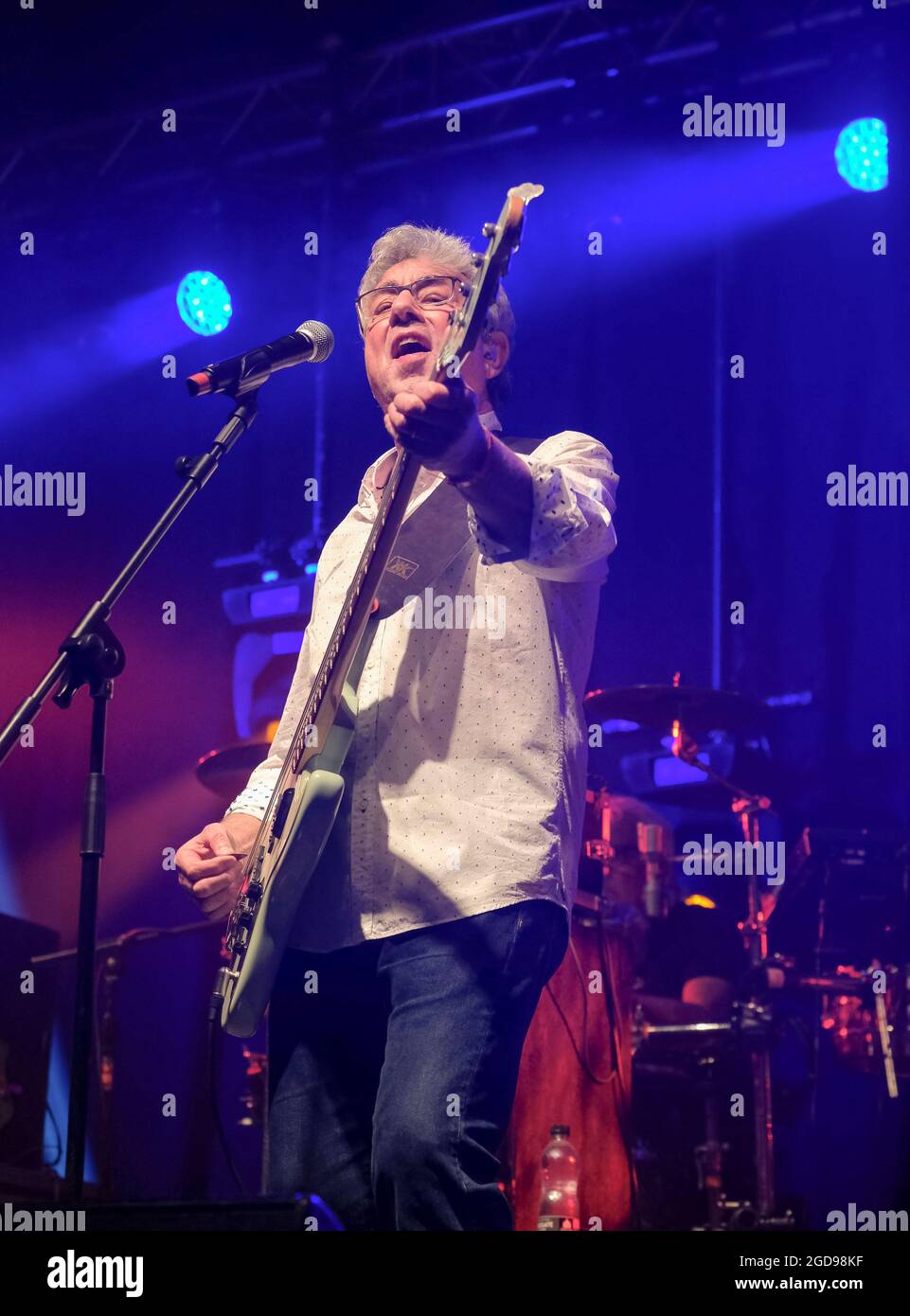 Graham gouldman musician hi-res stock photography and images - Alamy