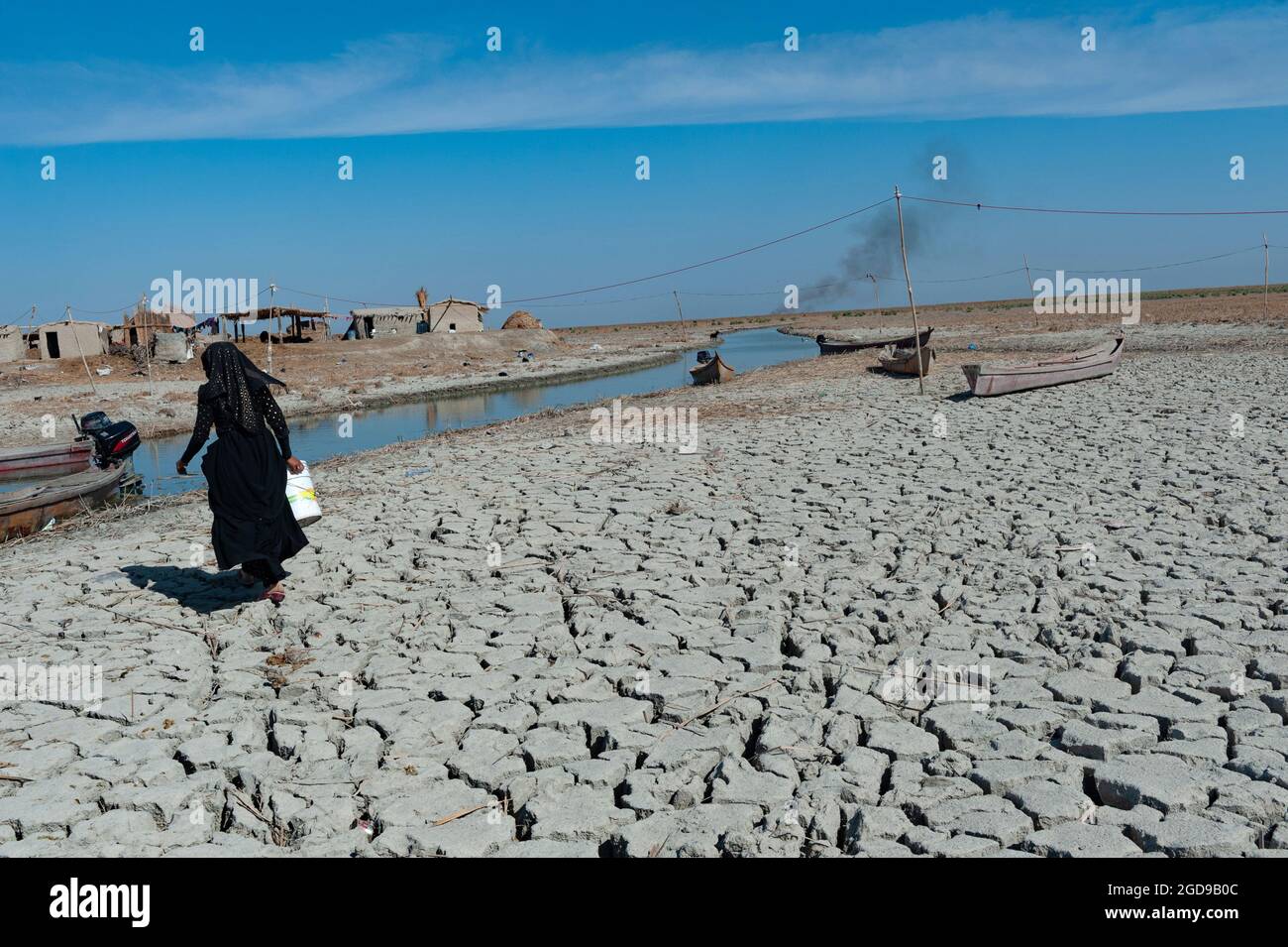 Iraqi woman hi-res stock photography and images - Alamy