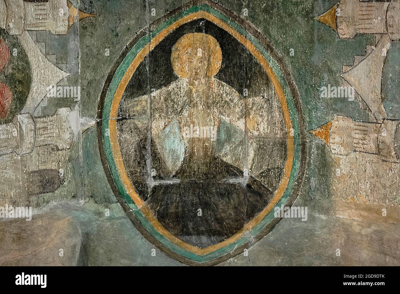 Mandorla frames hi-res stock photography and images - Alamy