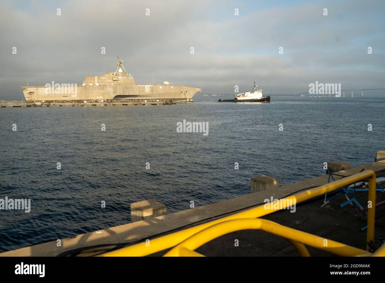 Uss independence hi-res stock photography and images - Alamy