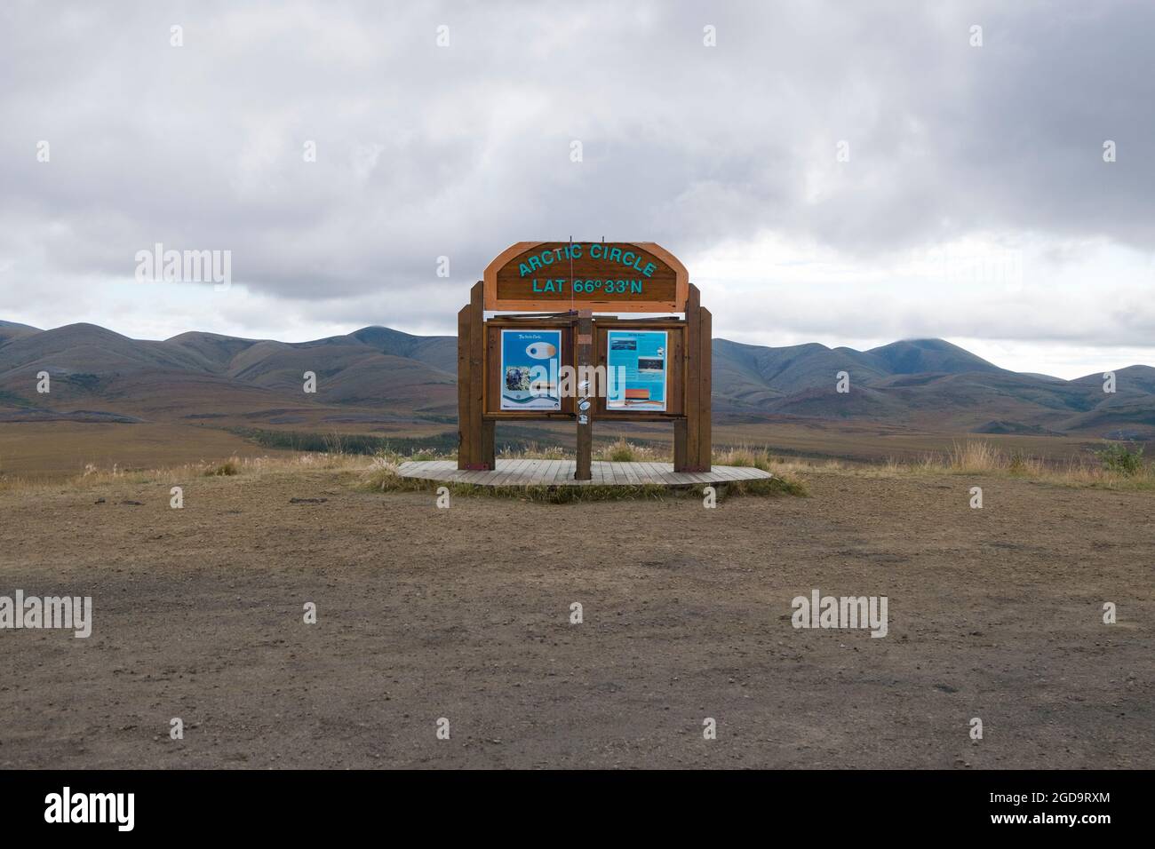 Arctic circle sign hi-res stock photography and images - Alamy