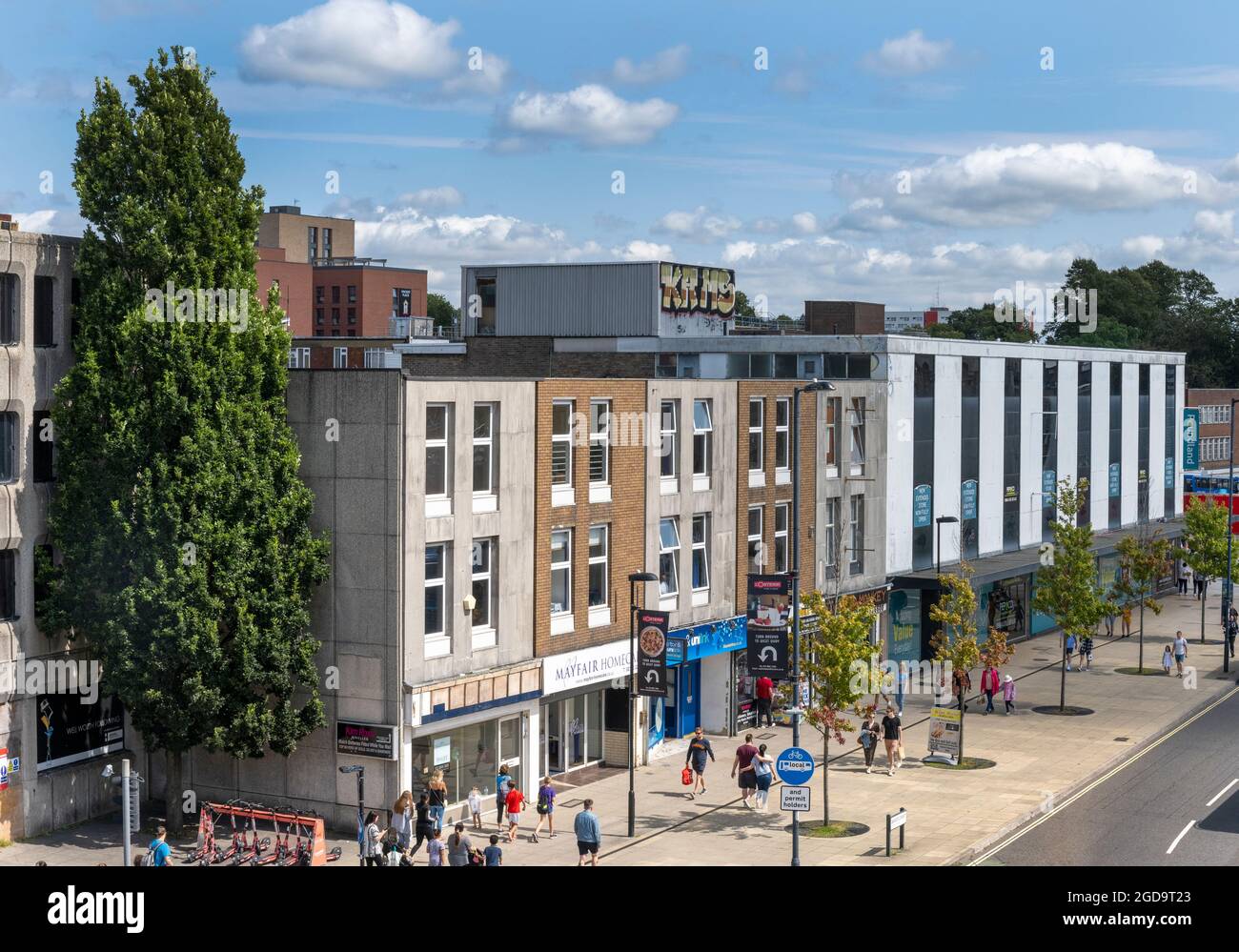 Southampton shops hi-res stock photography and images - Alamy