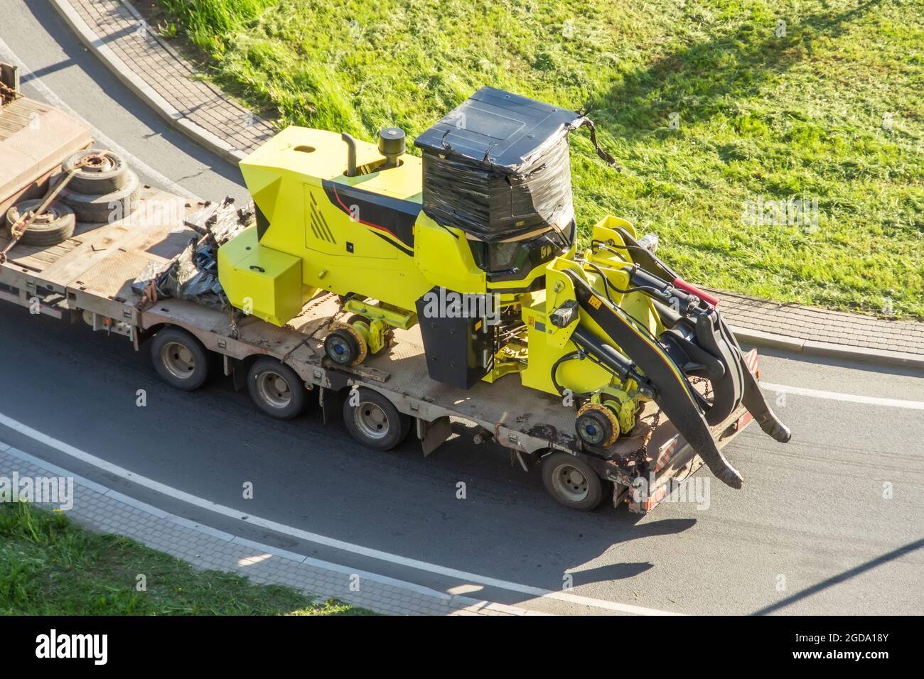 Loaded tractor hi-res stock photography and images - Alamy