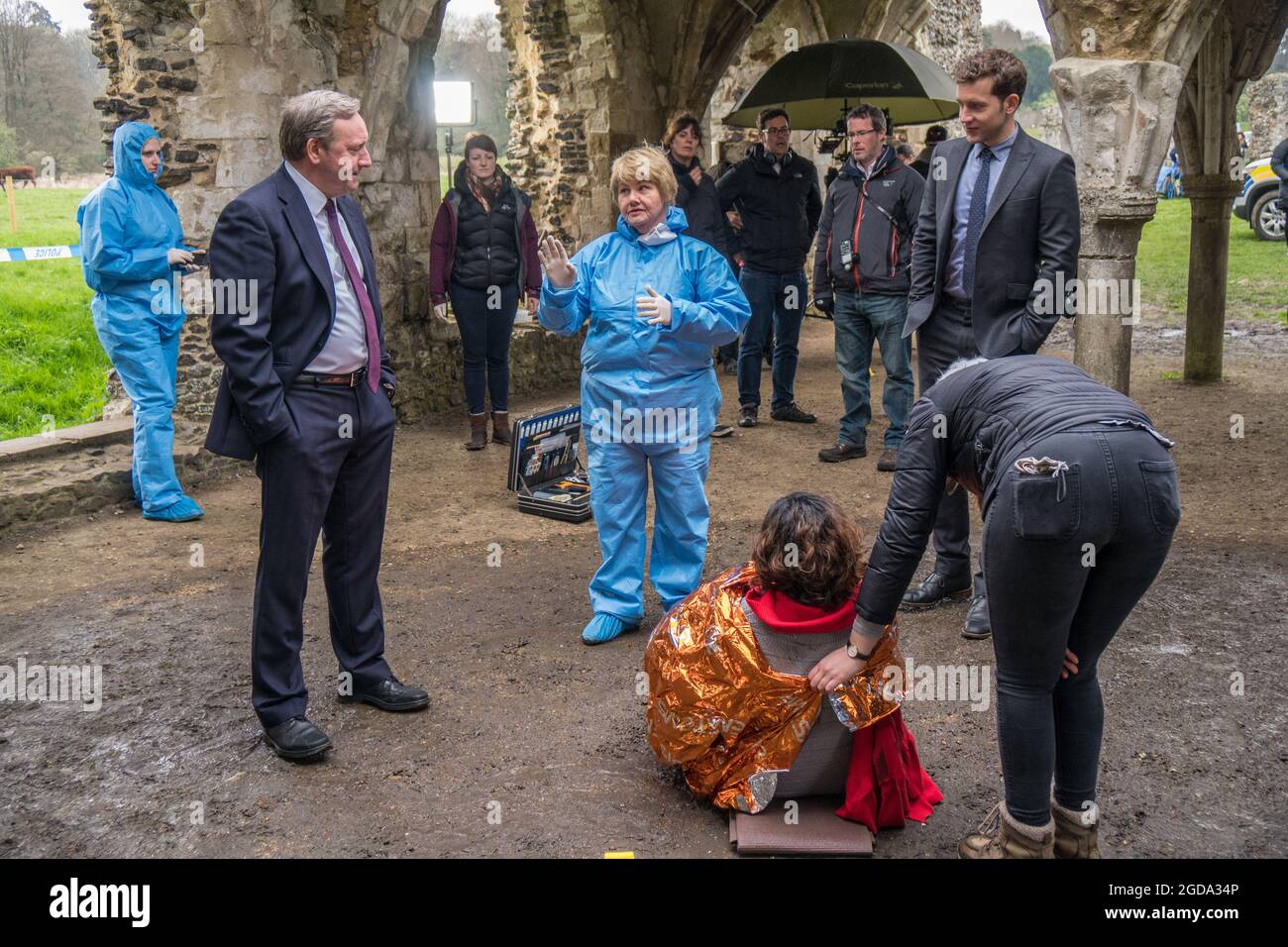 MIDSOMER MURDER XX Ep.1 The Ghost of Causton Abbey, Fleur Perkins, the ...