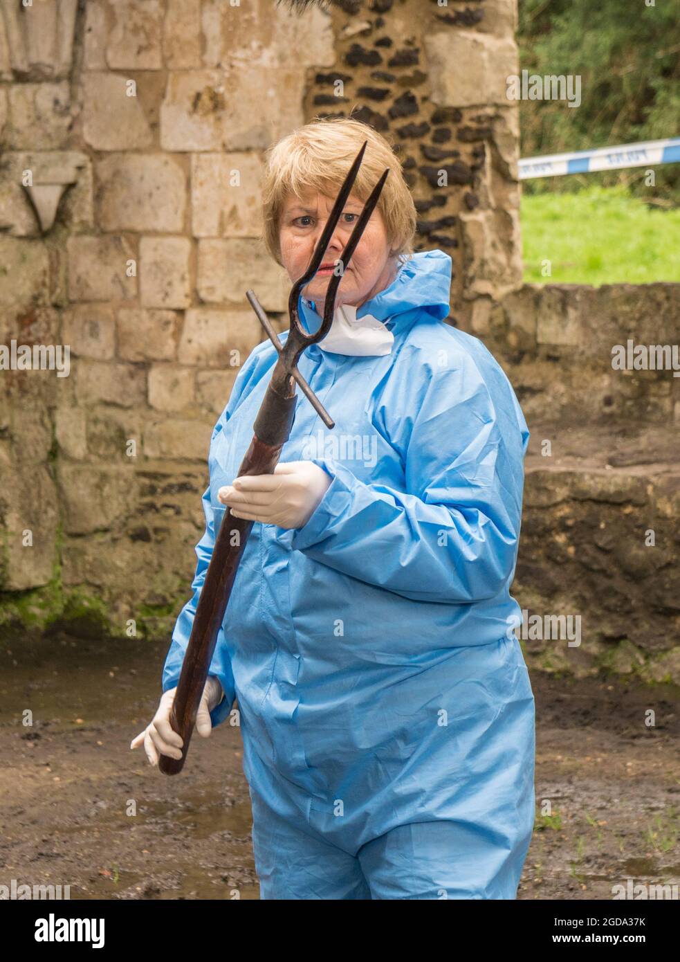 MIDSOMER MURDER XX Ep.1 The Ghost of Causton Abbey, Fleur Perkins, the ...