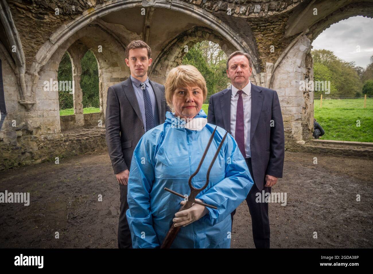 MIDSOMER MURDER XX Ep.1 The Ghost of Causton Abbey, Fleur Perkins, the ...