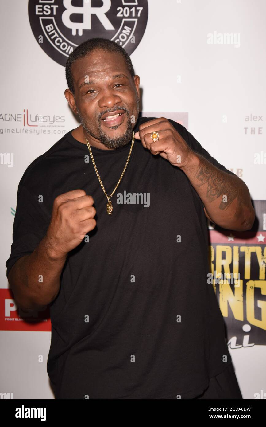 Boxing champion riddick bowe hi-res stock photography and images - Alamy